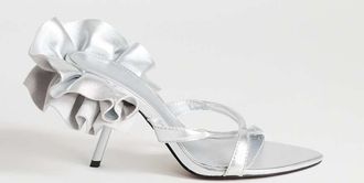 Topshop Ophelia - Sandales en cuir v&eacute;ritable &agrave; talon haut et volants - Argent&eacute;