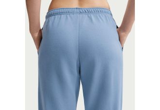 Nike Jogginghose W NK STDO FLC LW MR STD CF PNT Jogginghose aus Sweatware, mit elastischem Bund, auch in gro&szlig;en Gr&ouml;&szlig;en