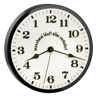 SELVA Selva Wanduhr Linksl&auml;uferuhr - R&uuml;ckw&auml;rtsl&auml;uferuhr - Ostfriesenuhr - Party-/JUXUHR - Lustiger Aufdruck: Manchmal l&auml;uft Alles verkehrt - Material: Kunst