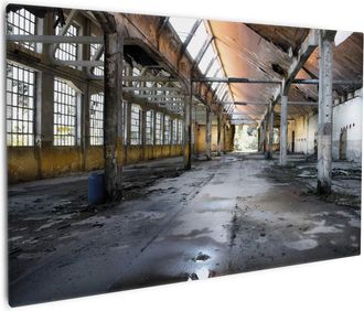 Wallario Leinwandbild Alte Industriehalle leerstehend und einsam - Wandbild 60 x 90 cm: Kunstdruck | Brillante lichtechte Farben | hochauflösend | verzugsfrei