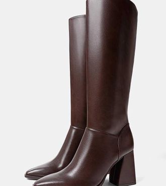Stradivarius Wide Fit - Stiefel in Braun mit hohem Absatz, weite Passform-Brown