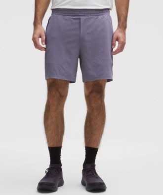 lululemon Short Pace Breaker doubl&eacute; pour Hommes - 18 cm - Violet - Taille XL