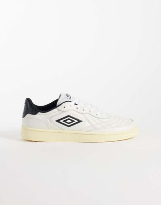 Umbro Clayton Sneaker in Wei&szlig; und Schwarz