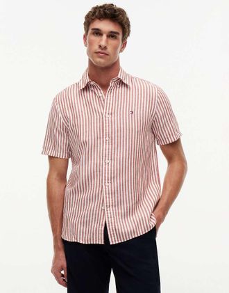 Tommy Hilfiger Chemise manches courtes coupe classique en lin m&eacute;lang&eacute; &agrave; rayures - Rouge multicolore-Orange