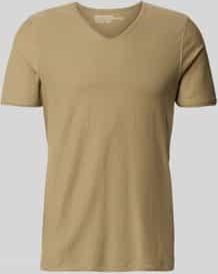 Mc Neal T-Shirt mit V-Ausschnitt und Rollsaum