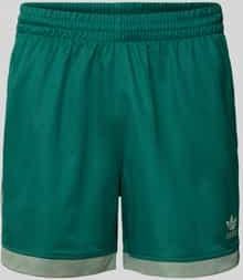 adidas Originals Relaxed Fit Shorts mit Label-Stitching Modell Mockeylet