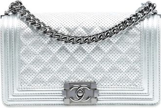 Chanel Hobo Bags - Old Medium Quilted Perforated Metallic Lambskin Bo - Gr. unisize - in Silber - f&uuml;r Damen