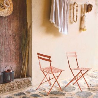 Sweeek Lot de 2 chaises de jardin bistrot pliables en acier thermolaqu&eacute;. 49.5 x 41 x 80.5cm