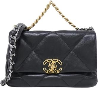 Chanel Pre-owned Sac Bandouli&egrave;re 19 en Cuir de Ch&egrave;vre - Femme - Pre-owned - Noir - Taille: ONE Size