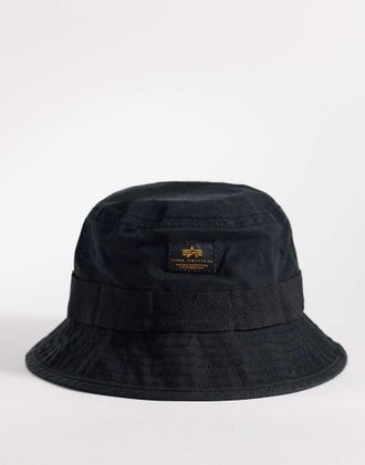 Alpha Industries Bob &agrave; logo - Noir d&eacute;lav&eacute;