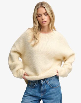 Superdry pull ample en maille bross&eacute;e couleur cr&egrave;me br&ucirc;l&eacute;e-Blanc