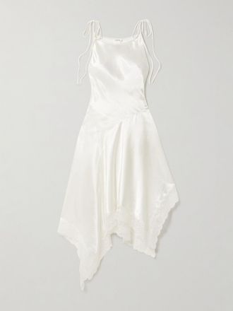 Acne Studios Doyla Asymmetrisches Midikleid Aus Gehämmertem Satin Mit Bindegürtel, Spitzenbesatz Und Wellenkanten - Weiß