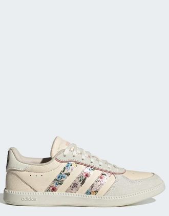 adidas Breaknet sleek chaussures en teinte &eacute;cru / teinte &eacute;cru / off-Blanc