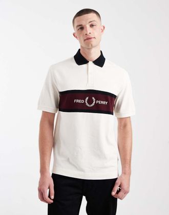 Fred Perry Polo avec empi&egrave;cement &agrave; logo brod&eacute; - &Eacute;cru-Neutre