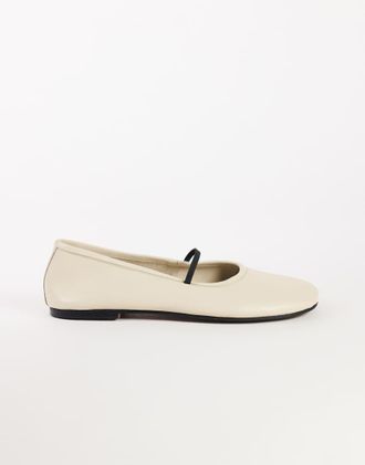 Topshop Bella - Leder-Ballerinas in gebrochenem Wei&szlig; mit runder Zehenpartie-Gelb