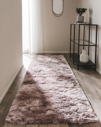 benuta Nest Hochflorteppich Whisper - Rosa 80x300 cm - Kuschelig Weicher Teppich f&uuml;r Schlaf- und Wohnzimmer - Pflegeleicht - Fu&szlig;bodenheizung Geeignet