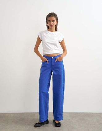 Topshop jean relaxed taille basse Cinch en bleu intense