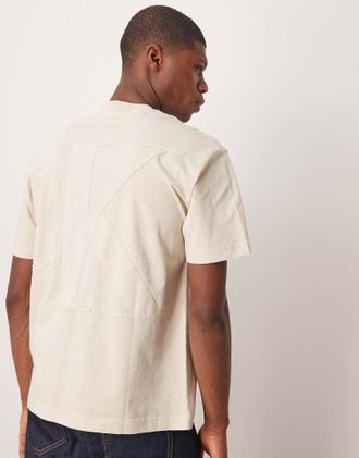 Calvin Klein Jeans Weites T-Shirt in Sandbeige mit farblich abgestimmter Logo-Applikation-Neutral