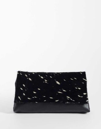 Asos Pochette en cuir avec d&eacute;tail rabattu effet poulain &agrave; imprim&eacute; cerf-Multicolore