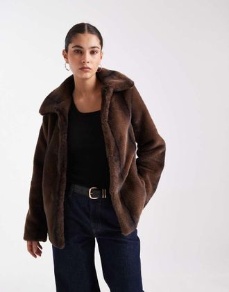New Look Manteau en fausse fourrure avec col - Marron-Brown