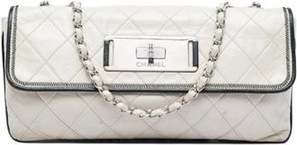 Chanel Sac bandouli&egrave;re matelass&eacute; en cuir dagneau doccasion - Femme - Pre-owned - Blanc - Taille: ONE Size