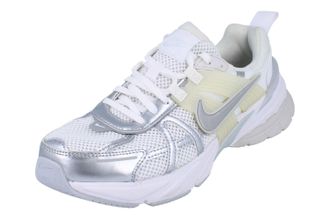 Nike Nike Damen W V2K Run Sneaker, White Metallic Silver Platinum Tint, 37.5 EU