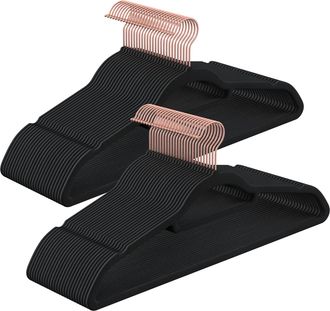 Songmics Kleiderb&uuml;gel Samt, 30er Set, B&uuml;gel, rutschfest, kleine Stange f&uuml;r Krawatten, 360&deg; drehbarer Haken, 0,6 cm dick, platzsparend, 43,5 cm lang, f&uuml;r M&auml;ntel