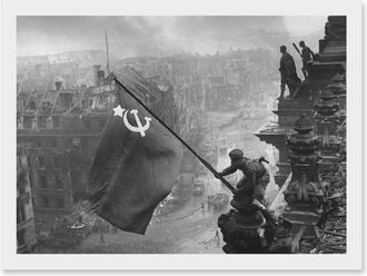 Artery8 Khaldei War WWII USSR Soviet Flag Over Reichstag Berlin Photo Artwork Framed Wall Art Print A4