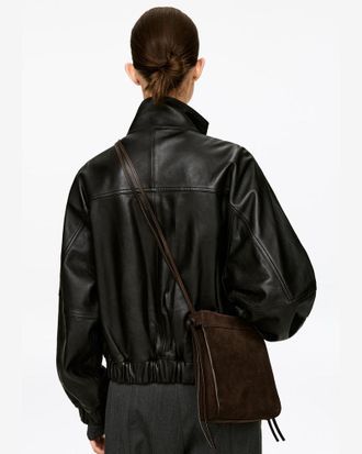 Arket Umh&auml;ngetasche Aus Veloursleder -Braun