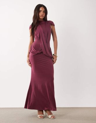 Asos robe longue &agrave; col montant avec corsage drap&eacute; en m&ucirc;re-Rouge