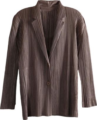 Pleats Please Issey Miyake veste boutonnée à design plissé - Marron