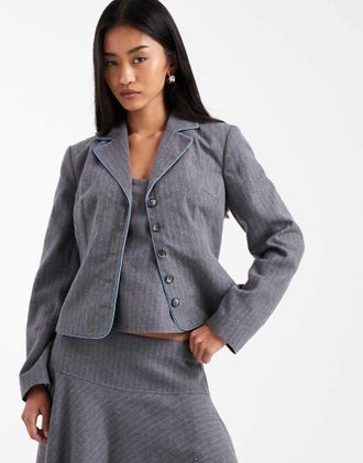 Collusion Blazer ajusté à fines rayures - Gris