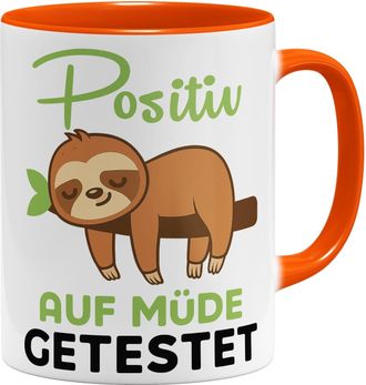 OM3 lustige Faultier Kaffee-Tasse mit Spruch - Positiv auf m&uuml;de getestet - Faulenzer Chiller Sloth Motiv - Keramik Becher - 325ml - Beidseitig Bedruckt - 