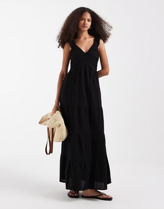 Vero Moda Robe longue et fronc&eacute;e en coton avec volants &eacute;tag&eacute;s et d&eacute;collet&eacute; plongeant - Noir