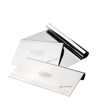 Lares Teigkarten Set 2-teilig | Edelstahl Teigschaber 22 cm & 15 cm mit Skalierung | Made in Germany | ideal zum Portionieren, Gl&auml;tten, Schneiden & Schaben 