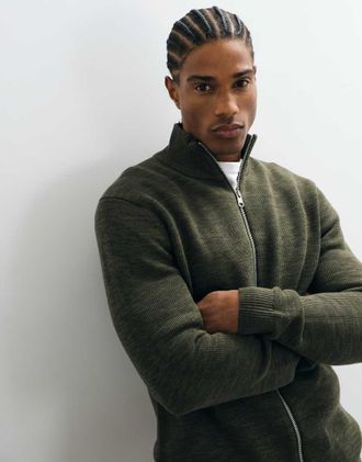 Selected Strickpullover mit doppeltem Rei&szlig;verschluss und Rippstruktur in Khaki-Gr&uuml;n