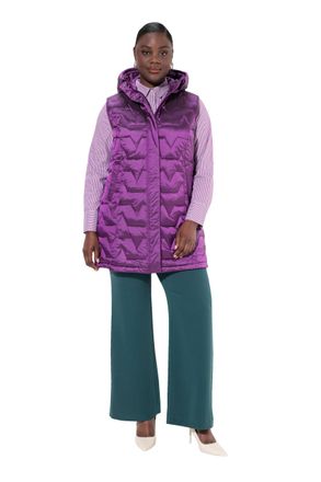 Ulla Popken Damen gro&szlig;e Gr&ouml;&szlig;en &Uuml;bergr&ouml;&szlig;en Plus Size Steppweste, Rundhals, Daunenoptik, &auml;rmellos, recycelt magenta 58+ 834520818-58+