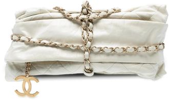 Chanel Hobo Bags - Quilted Calfskin Midnight Swim Baluchon Bag - Gr. unisize - in Weiß - für Damen