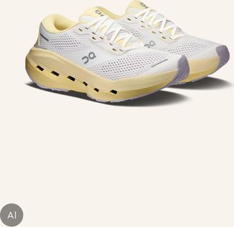 On Laufschuhe Cloudrunner 3 Max beige