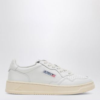 Autry Medalist Low Sneakers aus wei&szlig;em/gr&uuml;nem Leder