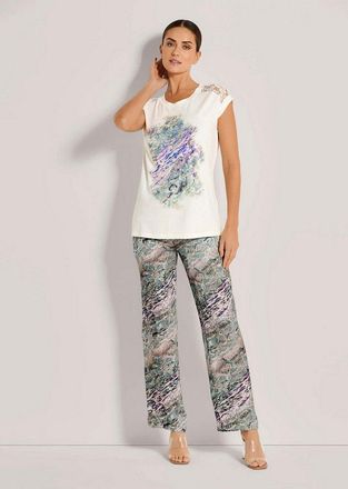 Madeleine Kurzarmshirt Sommerliches Oberteil mit Spitzenakzent Taillierte Rundhals-Form, kurze &Auml;rmel, farbenfroher Print