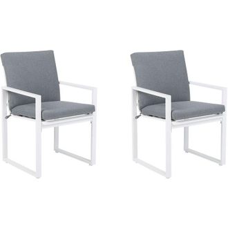 Beliani Lot 2 Chaises de Jardin avec Accoudoirs en Aluminium Blanc avec Coussin Gris Mati&egrave;res R&eacute;sistantes pour Terrasse au Style M&eacute;diterran&eacute;en Beliani