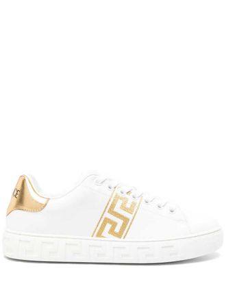 Versace Baskets en cuir avec broderie grecque
