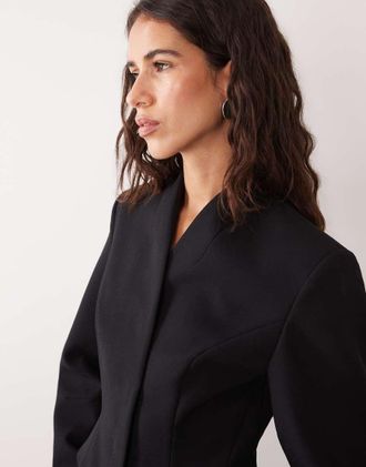 Asos taillierte Jacke mit Cocoon-&Auml;rmeln-Schwarz