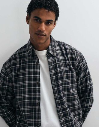 Abercrombie & Fitch Oversize-Flanellhemd in schwarzem Karomuster