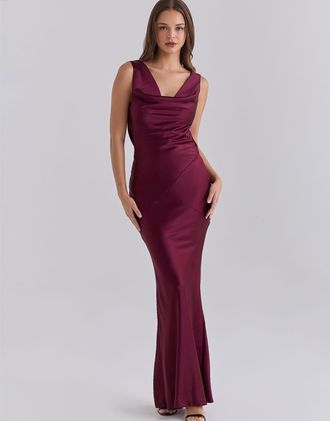 House of CB Safaira drapiertes Satin-Maxikleid mit Wasserfallausschnitt am R&uuml;cken in Cabernet-ROT
