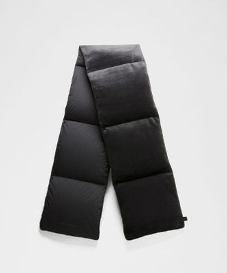 lululemon Wunder Puff Velour Scarf in Black