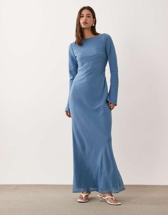 Asos Robe longue en mousseline avec dos b&eacute;nitier - Bleu fonc&eacute;-Multi