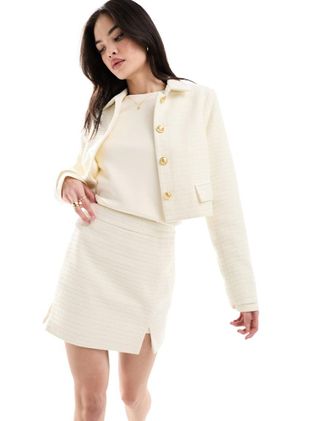 Asos Kastige Boucl&eacute;-Jacke in Cremewei&szlig;