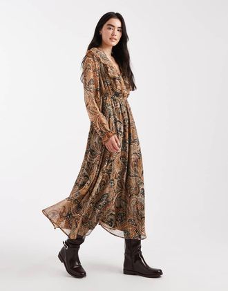 New Look Robe mi-longue en mousseline à imprimé cachemire avec manches longues - Marron-Brown